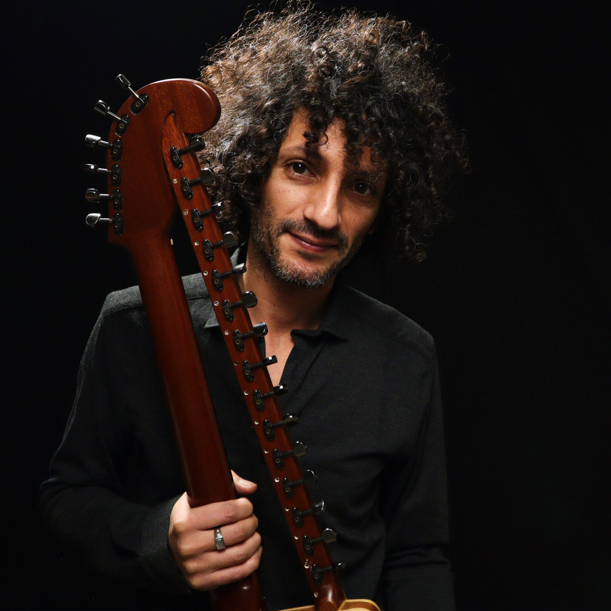 Ofer Mizrahi - Home